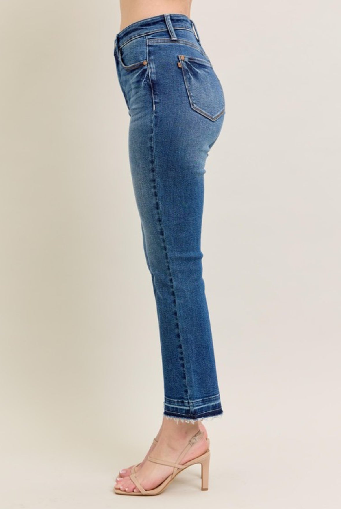 JUDY BLUE / RELEASE HEM KICK FLARE – CĀPA Boutique